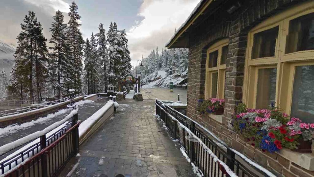 Adventure & Hot Springs Combo Trip: Banff Upper Hot Springs