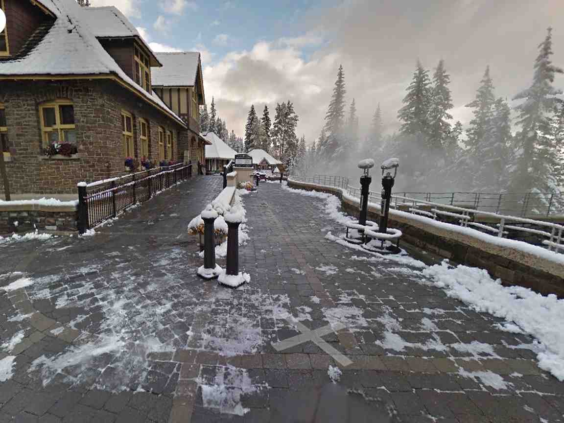 One Day in Banff Hot Springs in Winter: A Guide